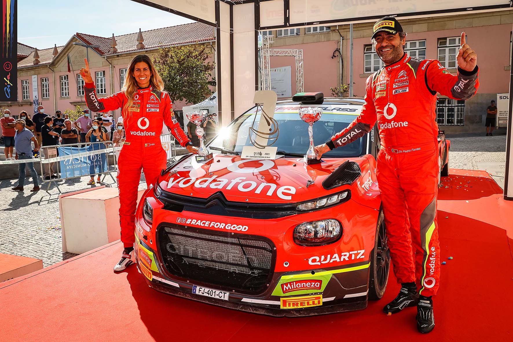 C3 R5 DO CITROËN VODAFONE TEAM na máxima força nos troços de asfalto do ...