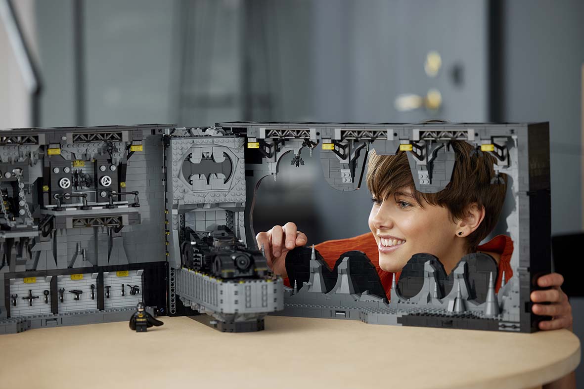 Novo set LEGO “BATMAN RETURNS” Batcave Shadow Box revelado - Creative News