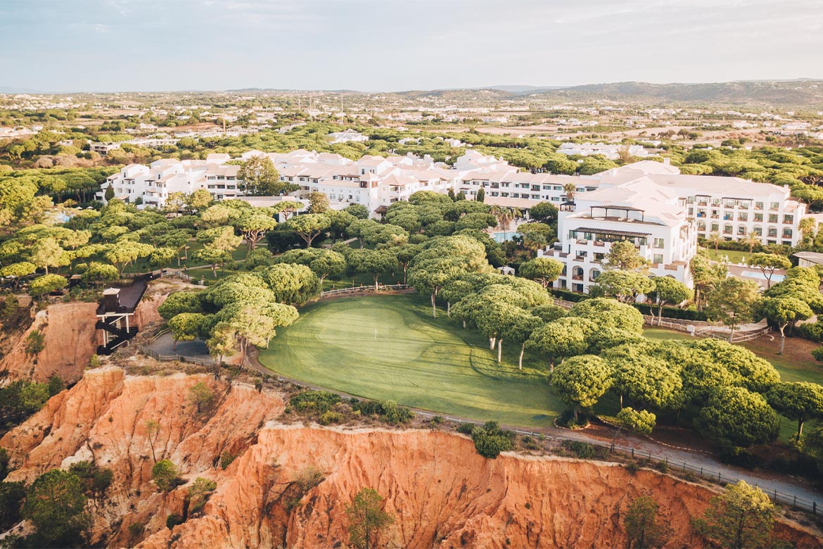 Pine Cliffs Resort recruta para 270 vagas de emprego - Creative News